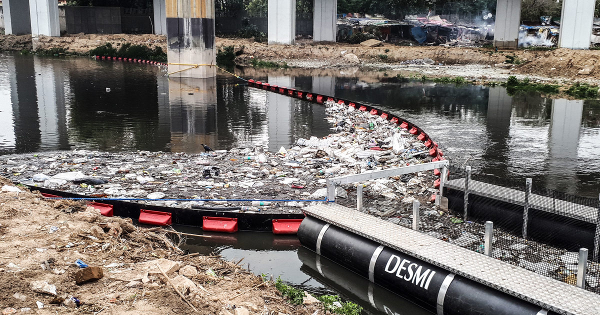 Trash Barriers and Booms | DESMI - Make life flow